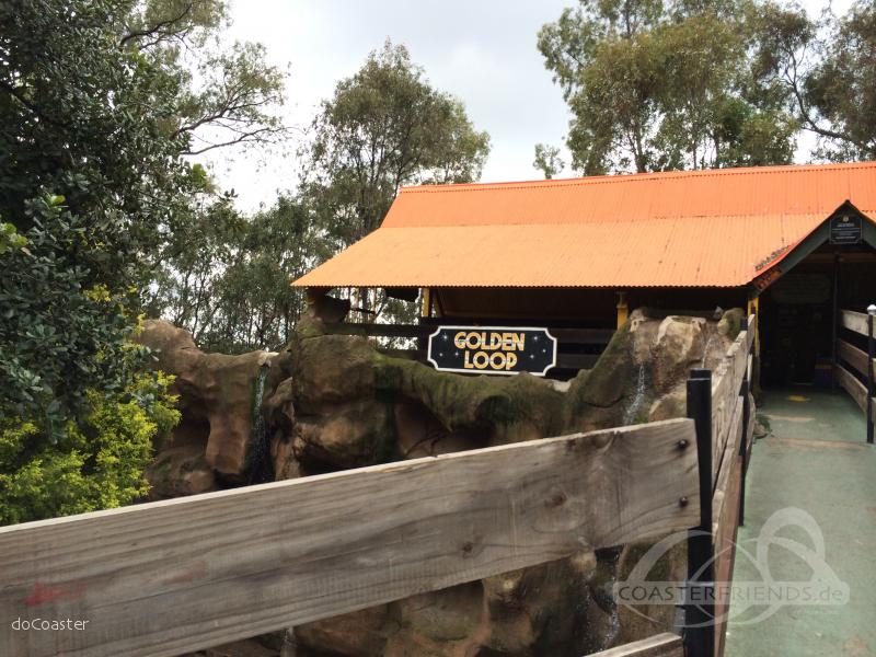 Golden Loop im Parkcheckpoint für Freizeitparks und Achterbahnen