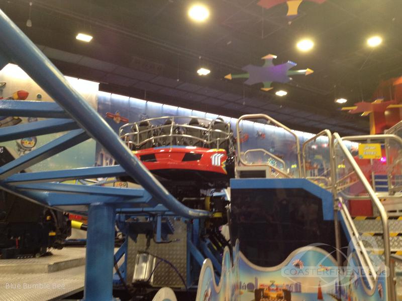 FunWorks (@Yas Mall) im Parkcheckpoint für Freizeitparks und Achterbahnen