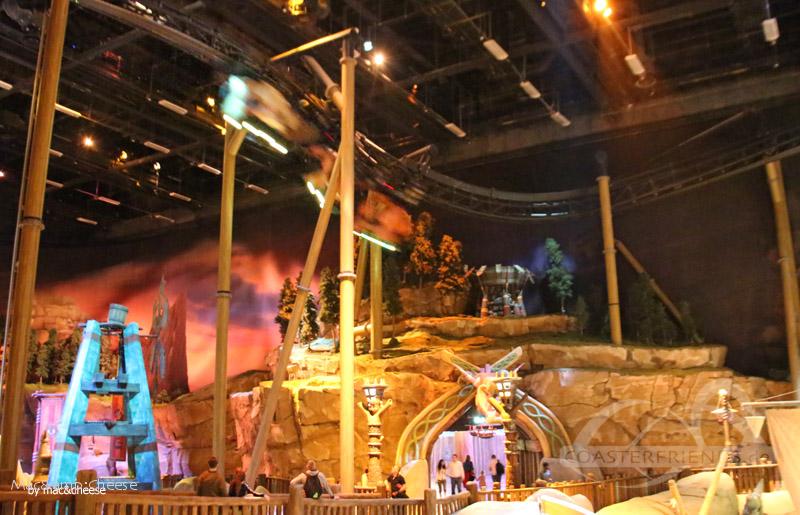 Dragon Gliders im Parkcheckpoint für Freizeitparks und Achterbahnen