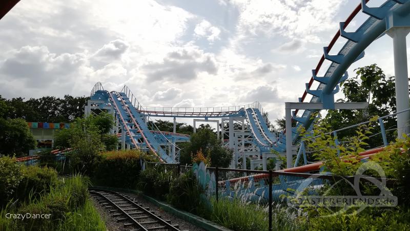 Jet Coaster im Parkcheckpoint für Freizeitparks und Achterbahnen