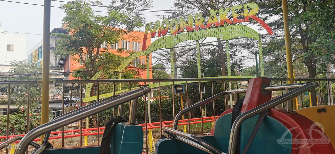 Moonraker im Parkcheckpoint für Freizeitparks und Achterbahnen