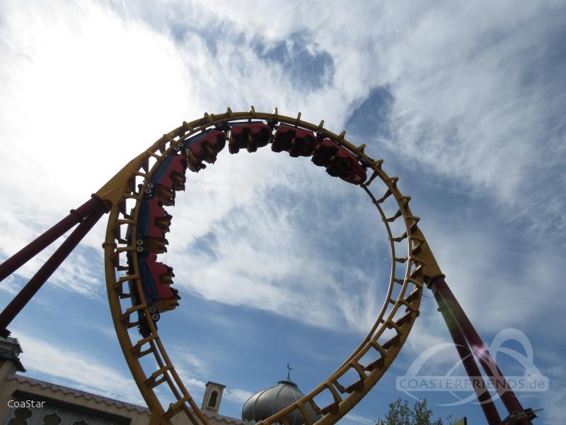 Cobra im Parkcheckpoint für Freizeitparks und Achterbahnen