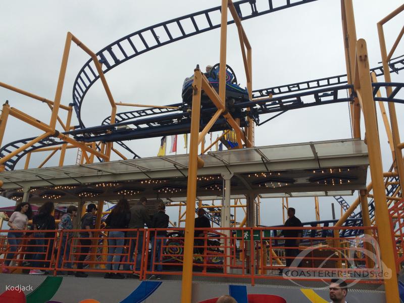 Spinning Racer im Parkcheckpoint für Freizeitparks und Achterbahnen