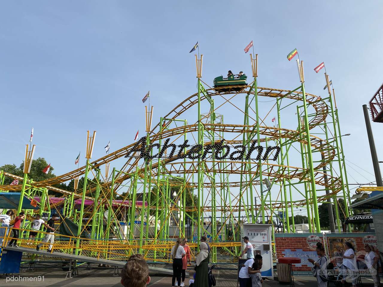 Berg & Tal im Parkcheckpoint für Freizeitparks und Achterbahnen