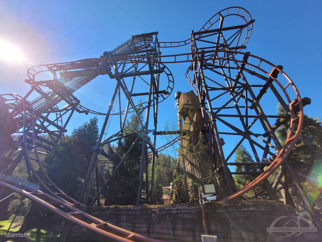 Timber Drop im Parkcheckpoint für Freizeitparks und Achterbahnen
