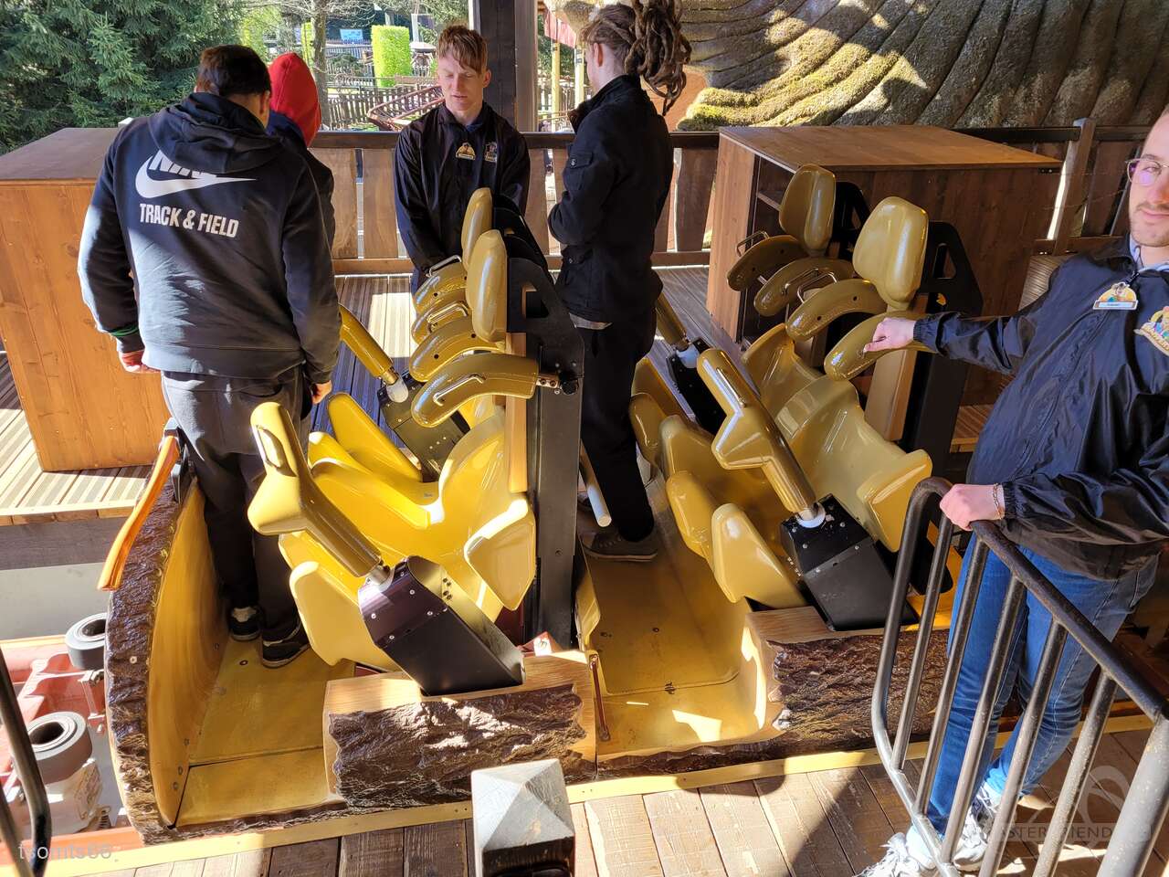 Timber Drop im Parkcheckpoint für Freizeitparks und Achterbahnen