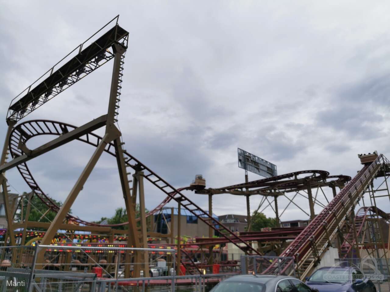 Time Machine the Coaster im Parkcheckpoint für Freizeitparks und ...