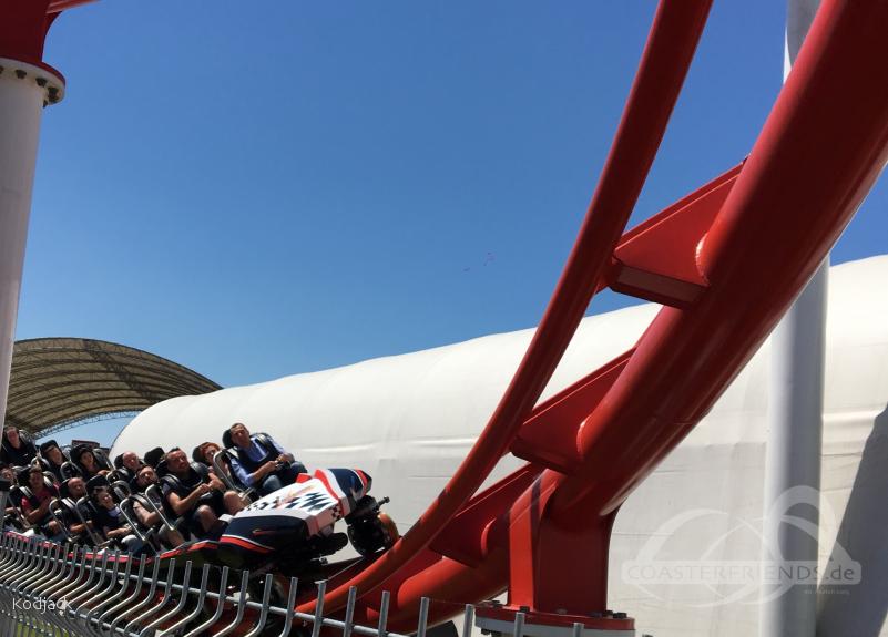Formula Roller Coaster im Parkcheckpoint für Freizeitparks und Achterbahnen