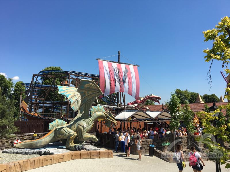 Viking Roller Coaster im Parkcheckpoint für Freizeitparks und Achterbahnen