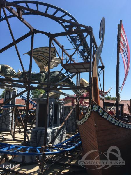 Viking Roller Coaster im Parkcheckpoint für Freizeitparks und Achterbahnen