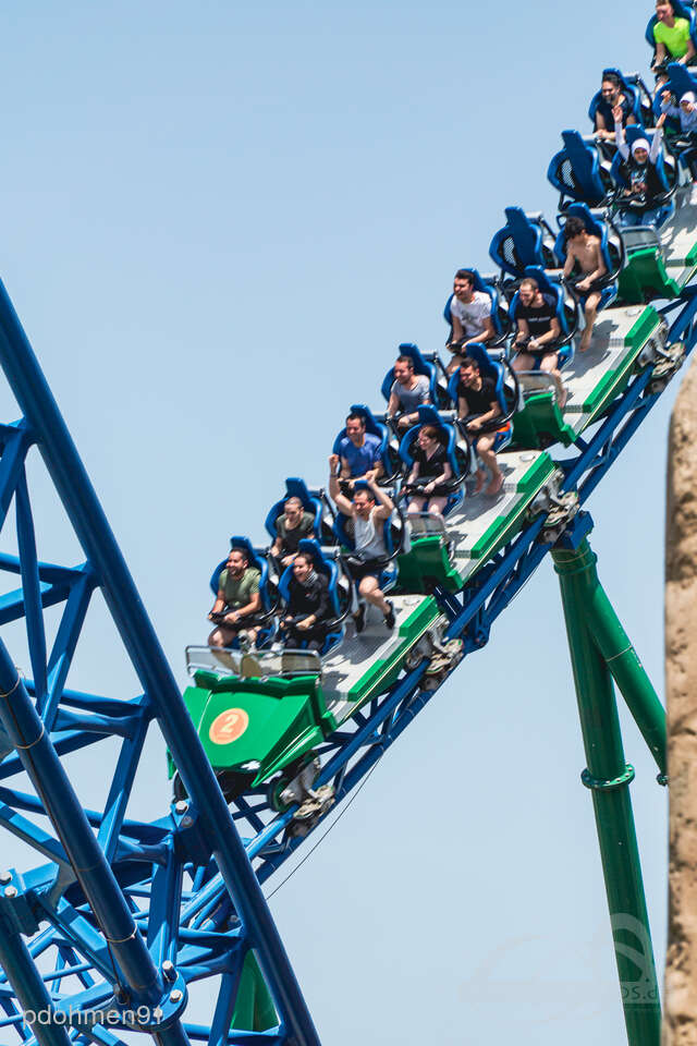 Hyper Coaster im Parkcheckpoint für Freizeitparks und Achterbahnen