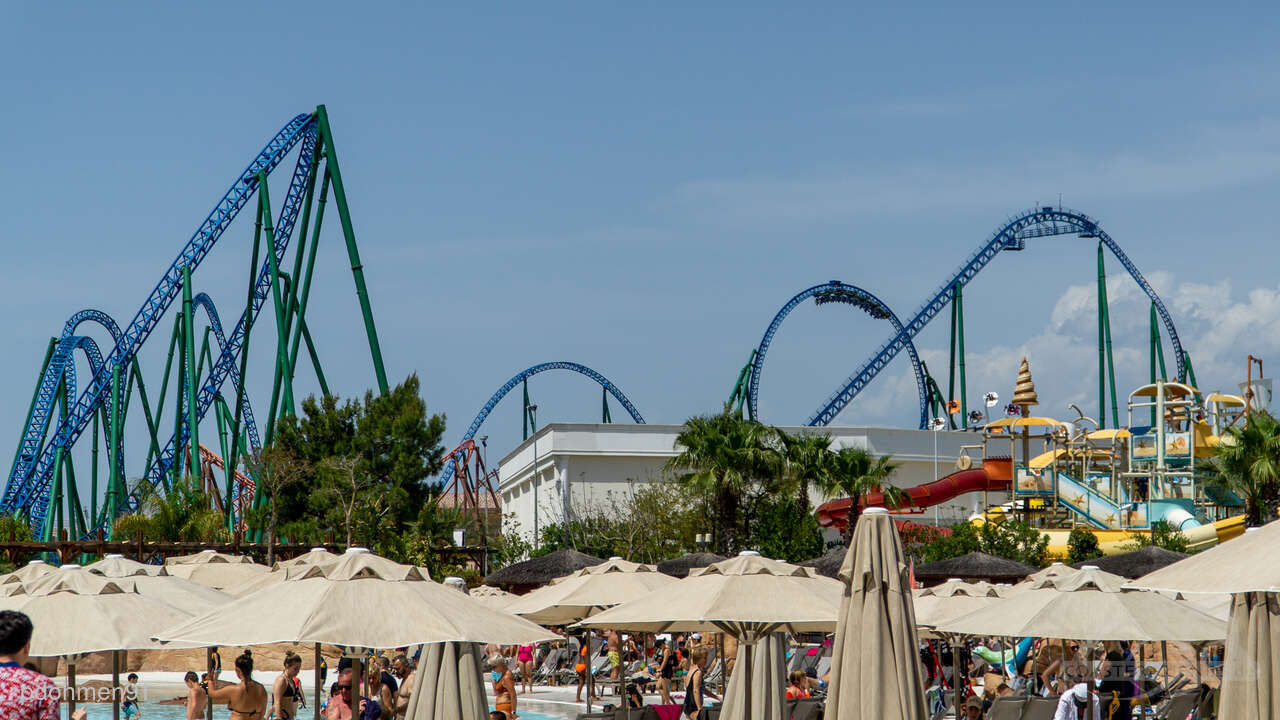 Hyper Coaster im Parkcheckpoint für Freizeitparks und Achterbahnen