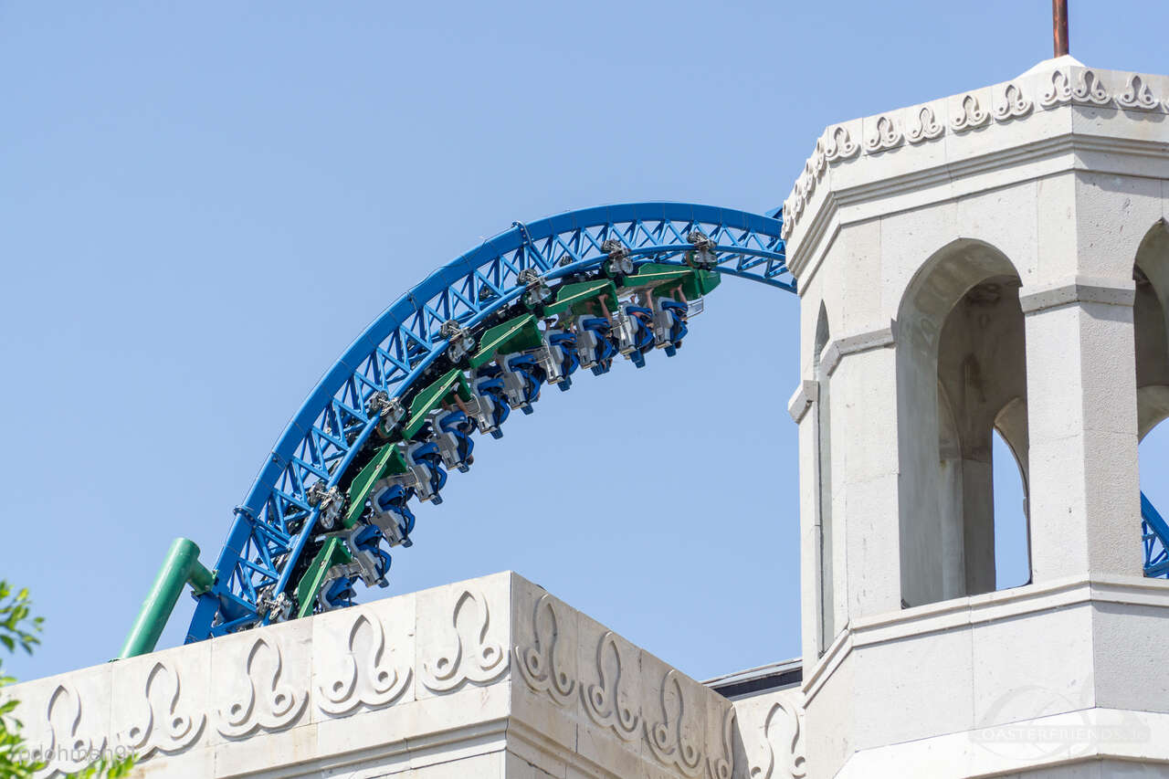 Hyper Coaster im Parkcheckpoint für Freizeitparks und Achterbahnen