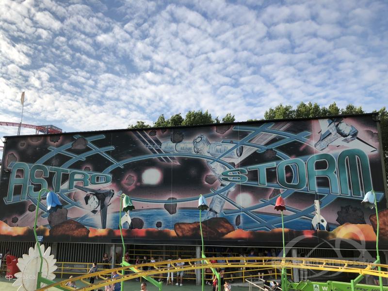 Astro Storm im Parkcheckpoint für Freizeitparks und Achterbahnen