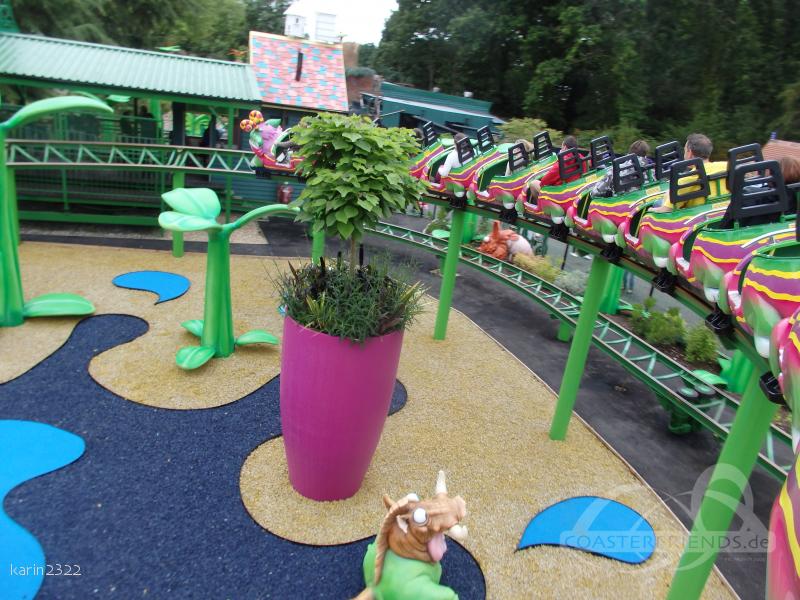 Cat-O-Pillar im Parkcheckpoint für Freizeitparks und Achterbahnen