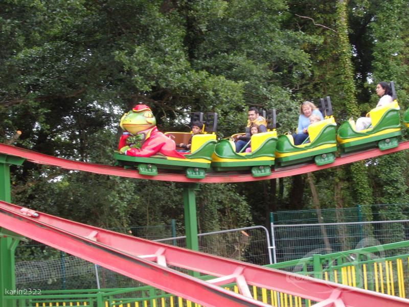 Dino Chase im Parkcheckpoint für Freizeitparks und Achterbahnen