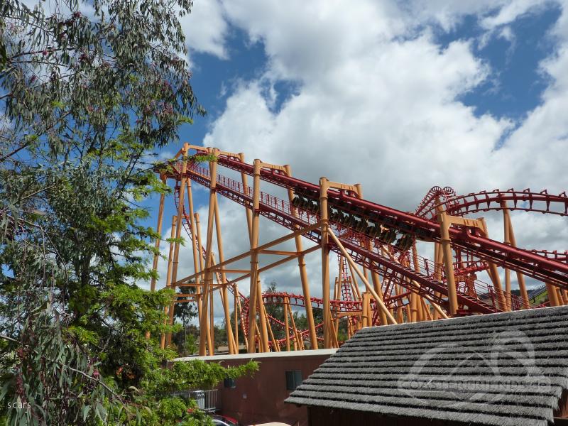 Kong im Parkcheckpoint für Freizeitparks und Achterbahnen