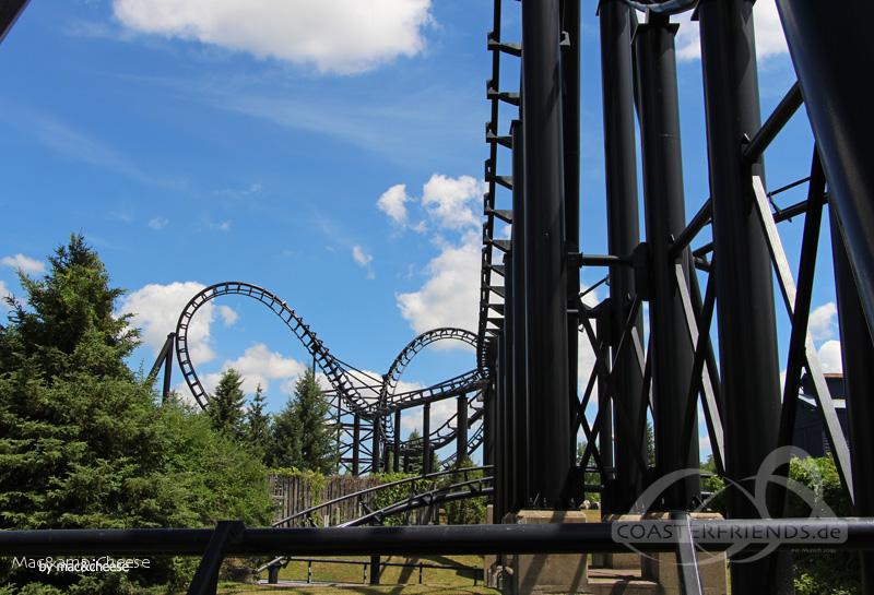 Viper im Parkcheckpoint für Freizeitparks und Achterbahnen