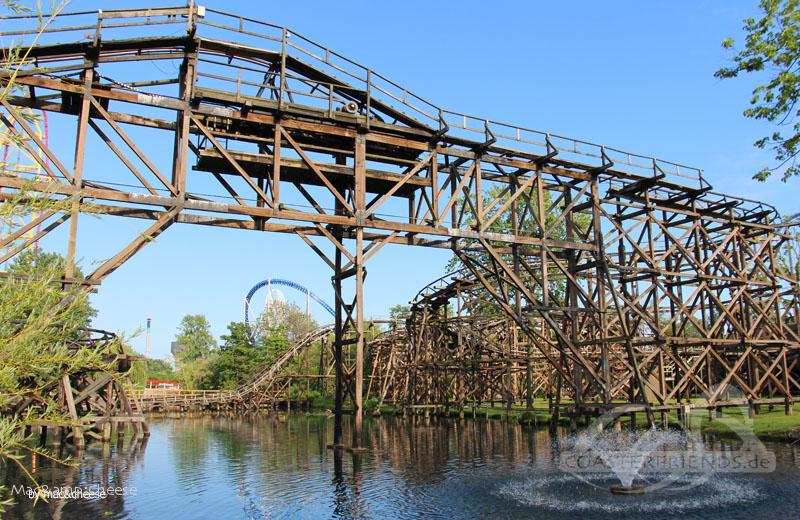 Cedar Creek Mine Ride im Parkcheckpoint für Freizeitparks und Achterbahnen