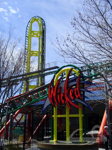 Wicked im Parkcheckpoint für Freizeitparks und Achterbahnen