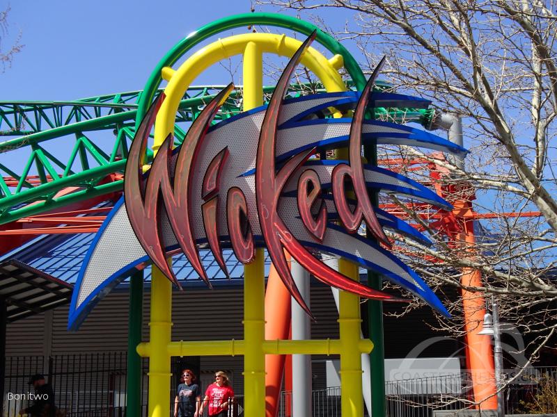 Wicked im Parkcheckpoint für Freizeitparks und Achterbahnen