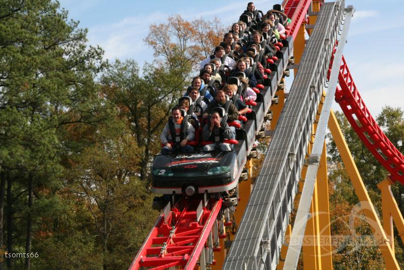 Intimidator 305 im Parkcheckpoint für Freizeitparks und Achterbahnen