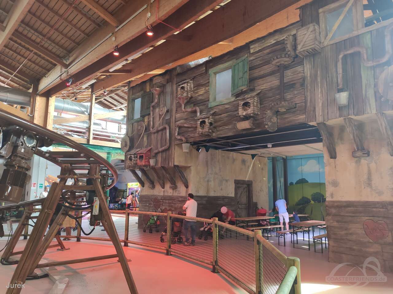 Luna Farm im Parkcheckpoint für Freizeitparks und Achterbahnen